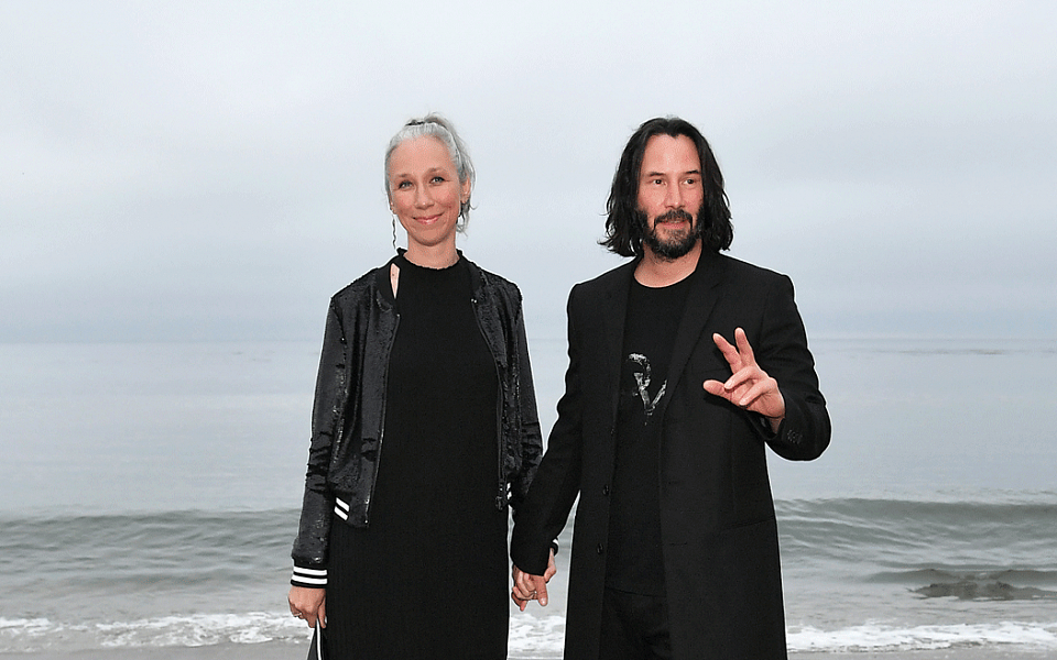 Киану Ривз вышел в свет с возлюбленной