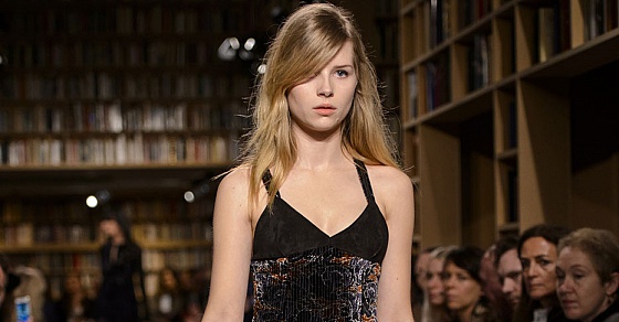 Сестра Кейт Мосс дебютировала на недели моды в Париже