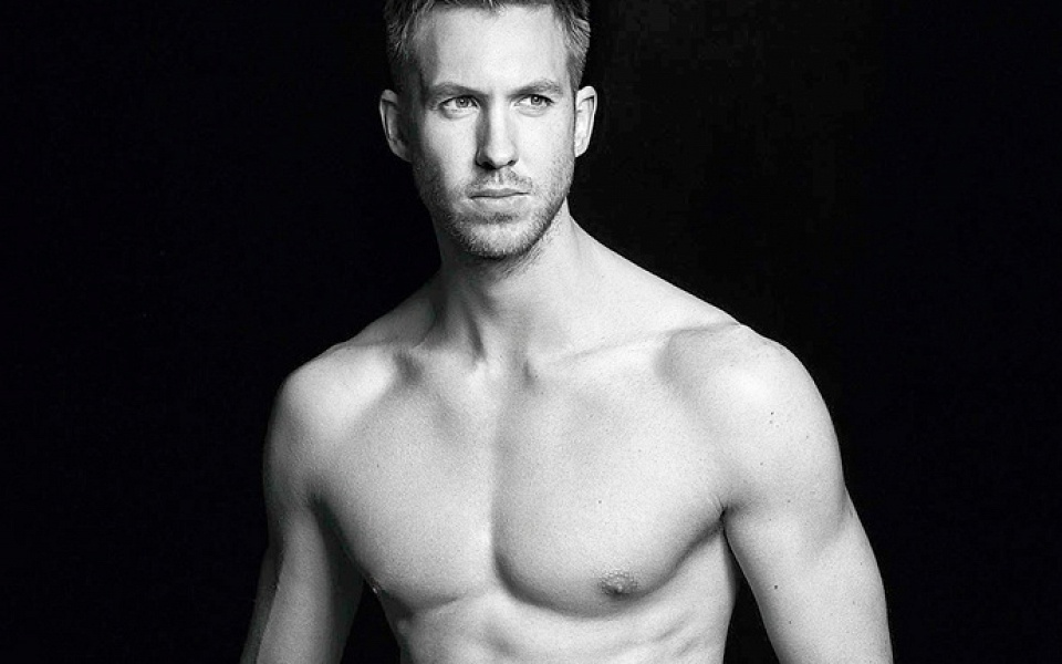 Кэлвин Харрис разделся для Armani
