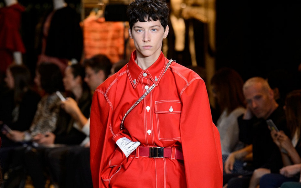 Неделя высокой моды в Париже: Vetements FW 16-17